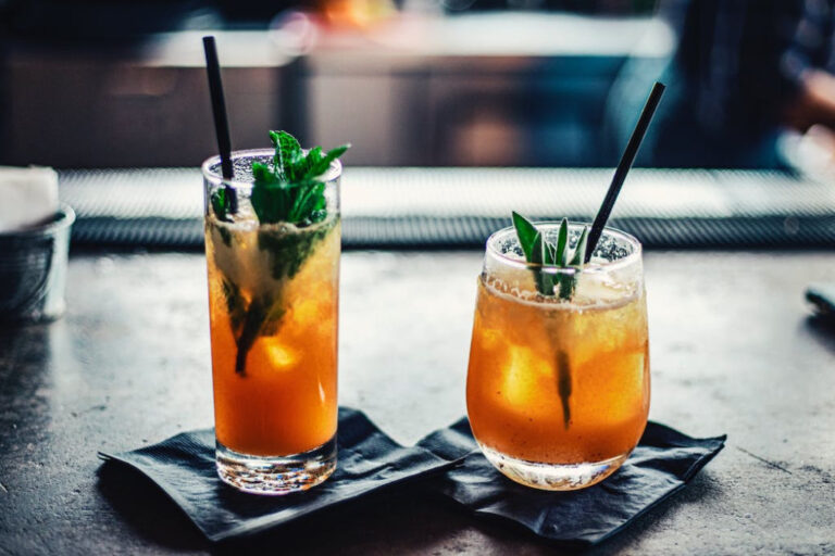 Perbedaan Cocktail dan Mocktail, Jangan Salah Pilih - Delifru